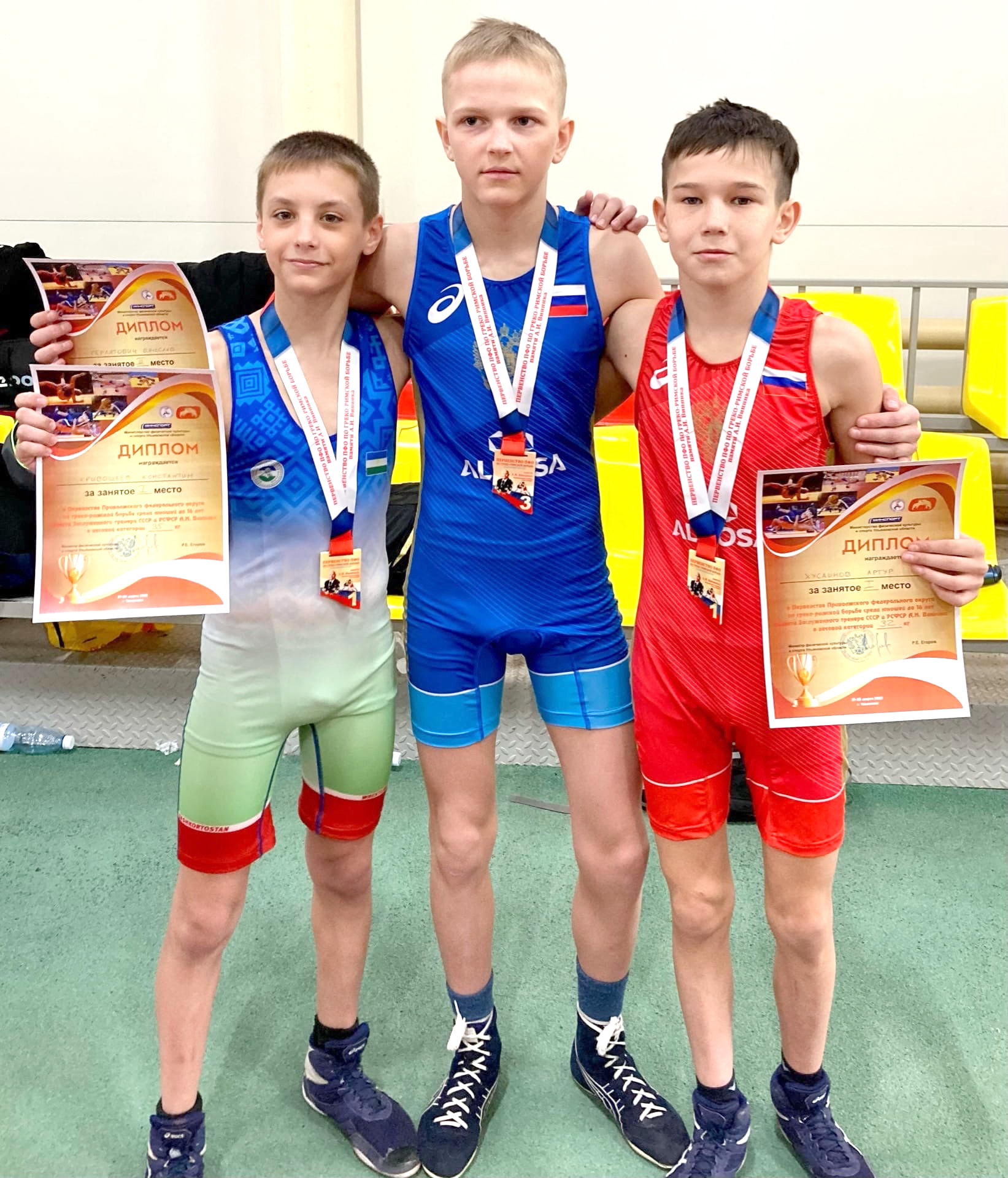 3 DIFFERENT SPORTS PORTRAIT DIFFERENT SPORTS 392 jpg iMGSRC RU 3 DIFFERENT SPORTS PORTRAIT DIFFERENT SPORTS 392 jpg iMGSRC RU